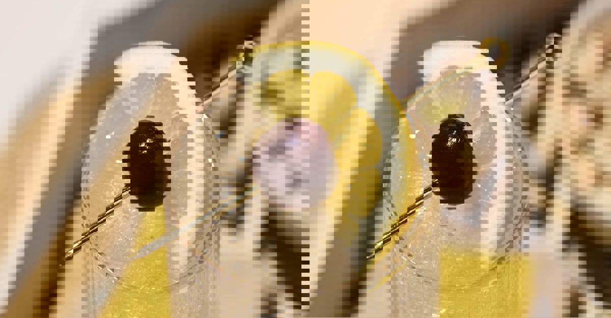 Guide to Gin Types - Gin Ingredients & Distillation Process