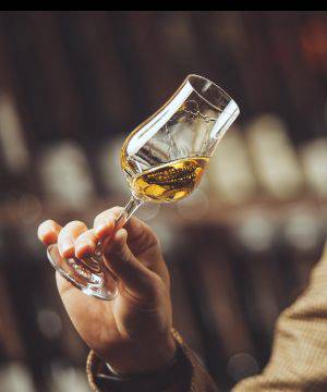 Sipping Whiskey Guide | How to Drink Whiskey | OHLQ