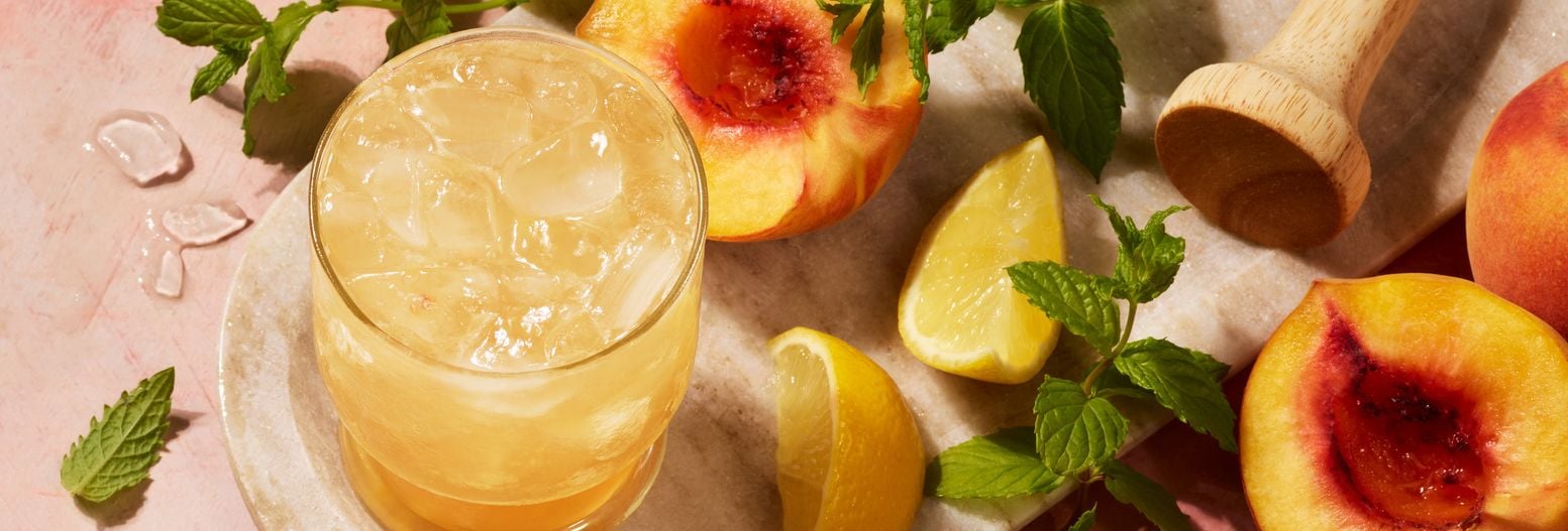 Bourbon Peach Smash Cocktail Recipe | OHLQ.com
