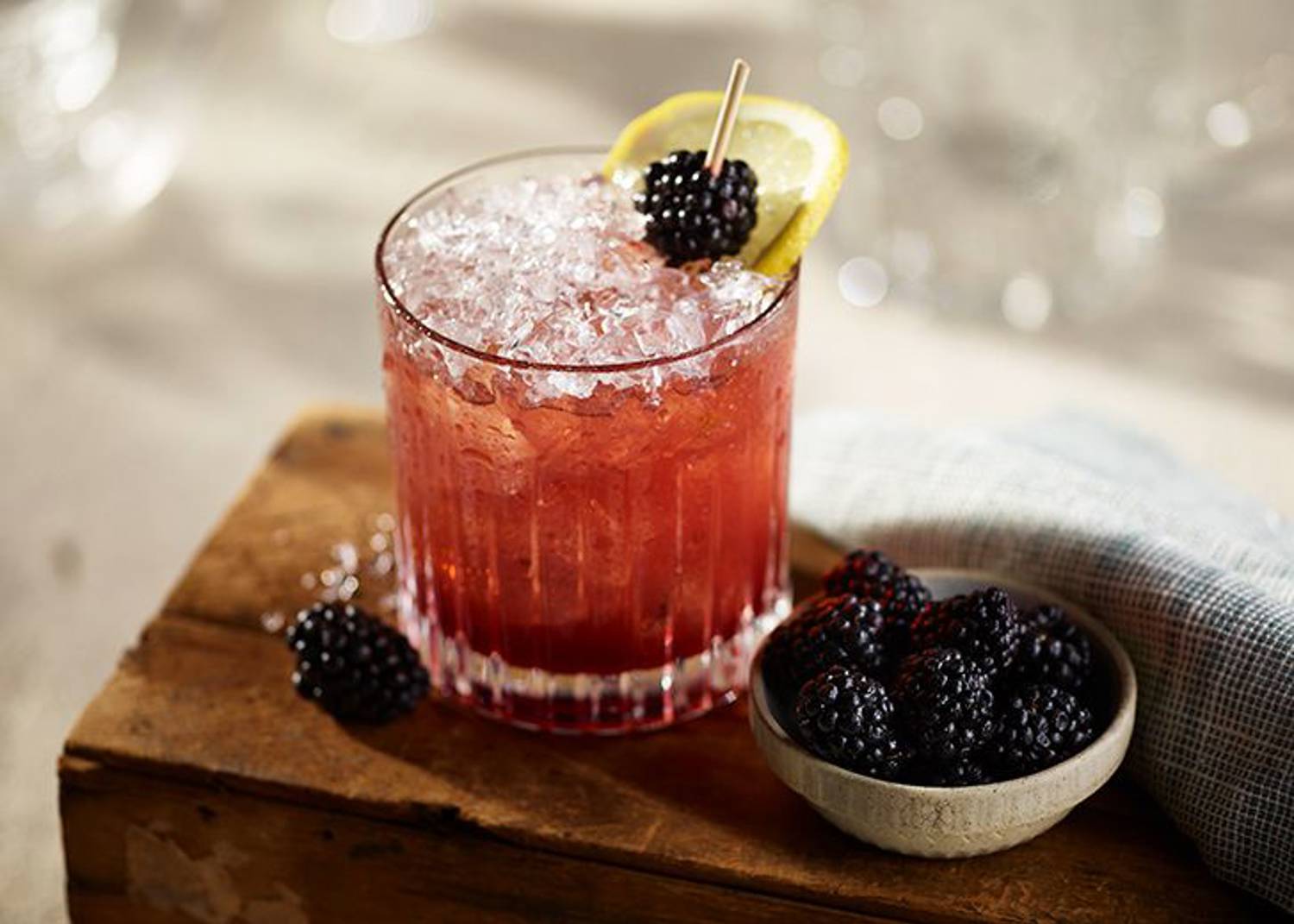 Gin Bramble Drink Recipe - Blackberry & Gin Cocktail | OHLQ