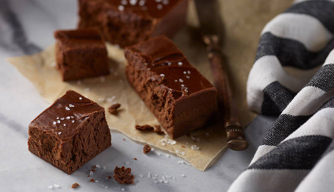 Rich & Creamy Bourbon Fudge Recipe | OHLQ