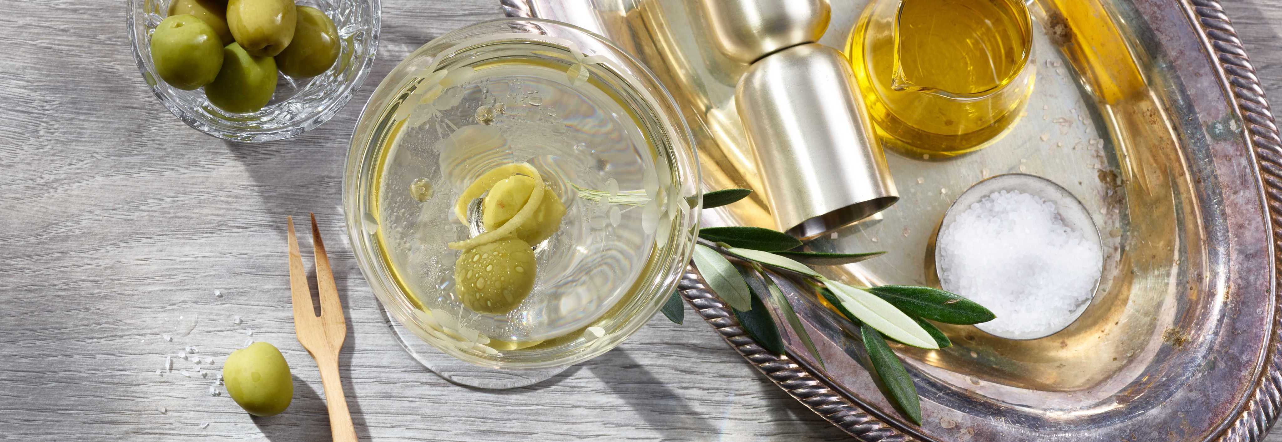 Islay and Olive: a Vodka & Scotch Cocktail | OHLQ.com