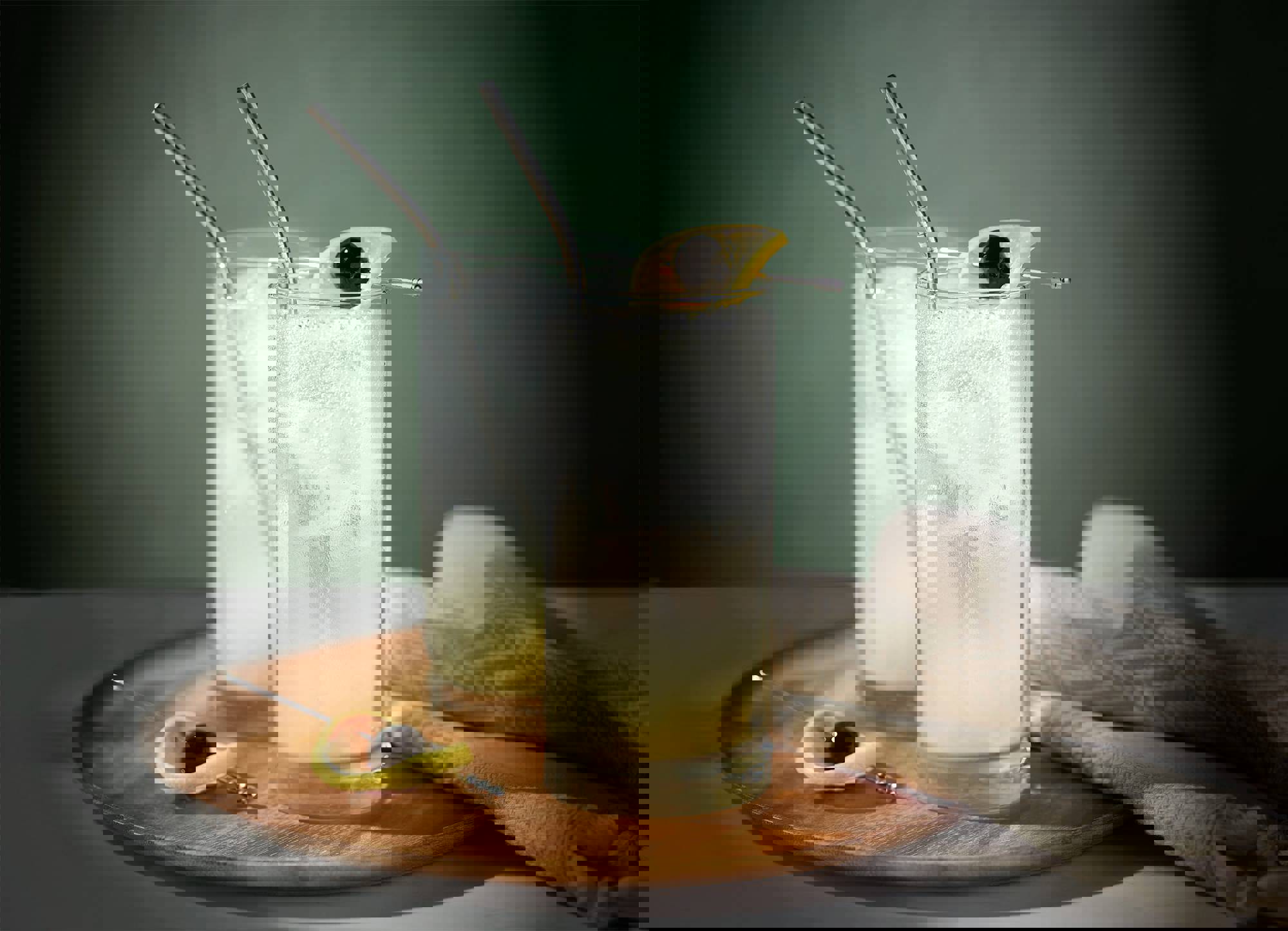 Tom Collins Classic Cocktail Recipe | OHLQ.com